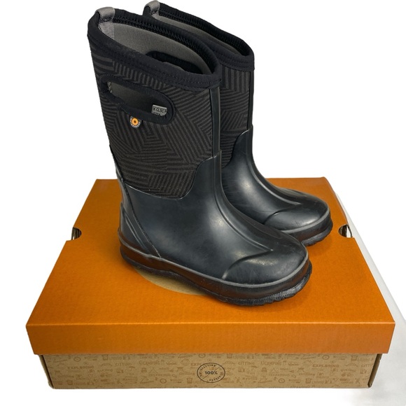 Bogs | Shoes | Bogs Kids Classic Phaser Winter Boots Black Multi Size 3 ...